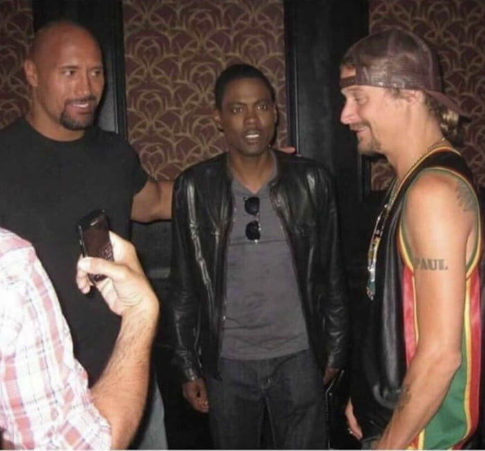 Is it just me or does kid rock look like a white version of snoop dogg ...