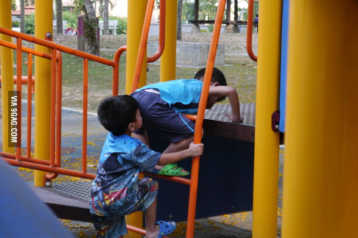 SURPRISE BUTT... face? - 9GAG