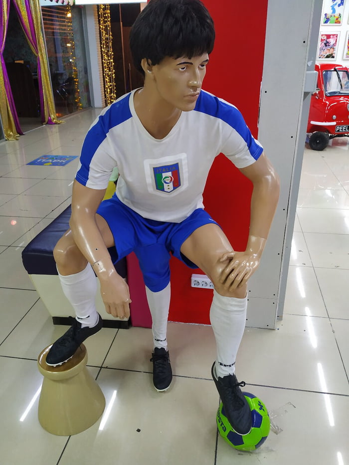 Third leg jokes are coming - 9GAG