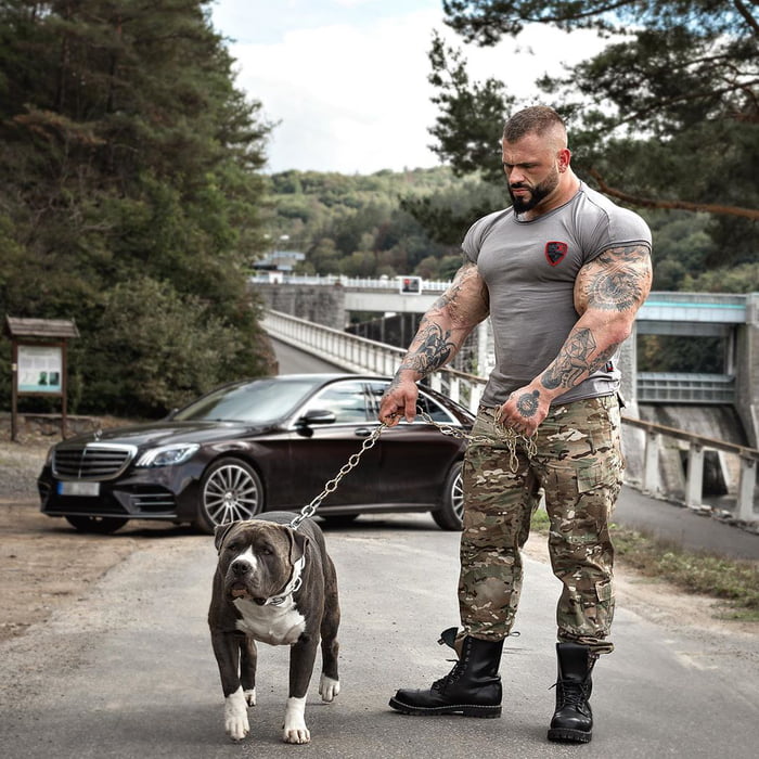 Macho Bodybuilder Shows His Love For Animals - 9GAG