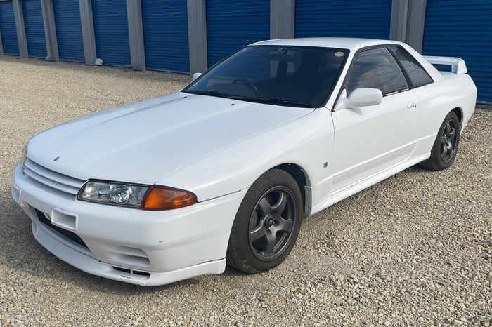 1990 Nissan Skyline GT-R (R32) - 9GAG