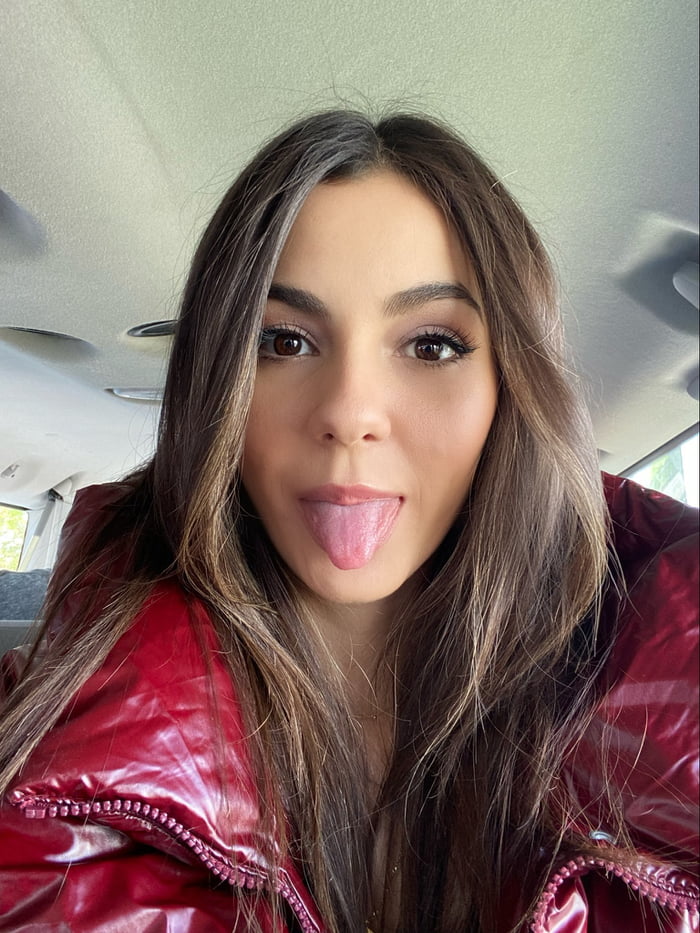 Victoria Justice - 9GAG