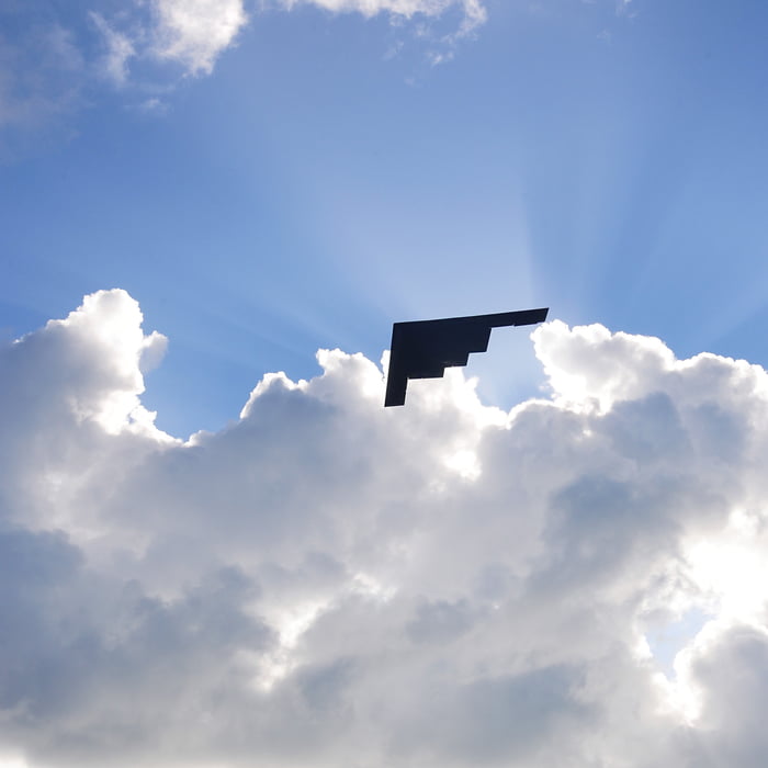 B-2 Spirit stealth aircraft creates the illusion that the sky is ...