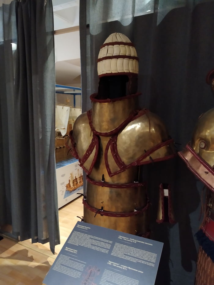 Replica of the Dendra Panoply, the first ever plate armor in history - 9GAG