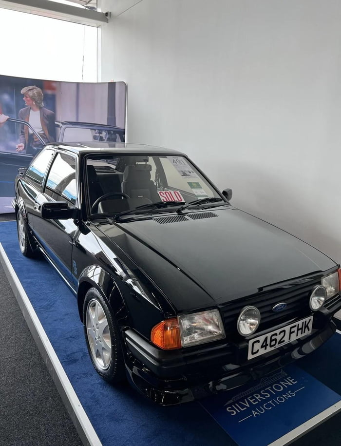 Princess Diana's series 1 rs turbo that sold for 625k - 9GAG