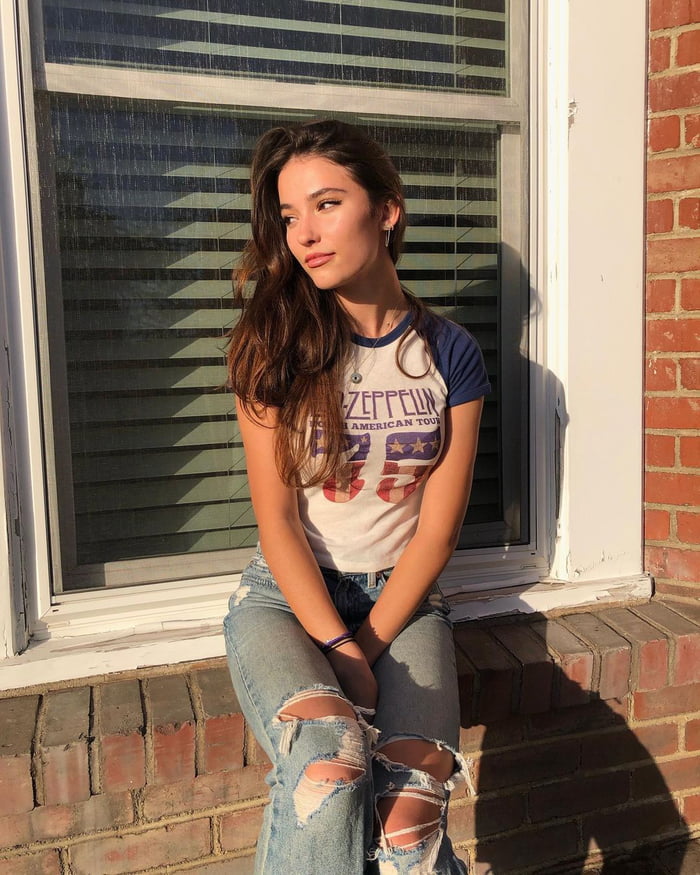 Maddy Dietz - 9GAG
