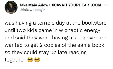 The way he wrapped his tail around - 9GAG