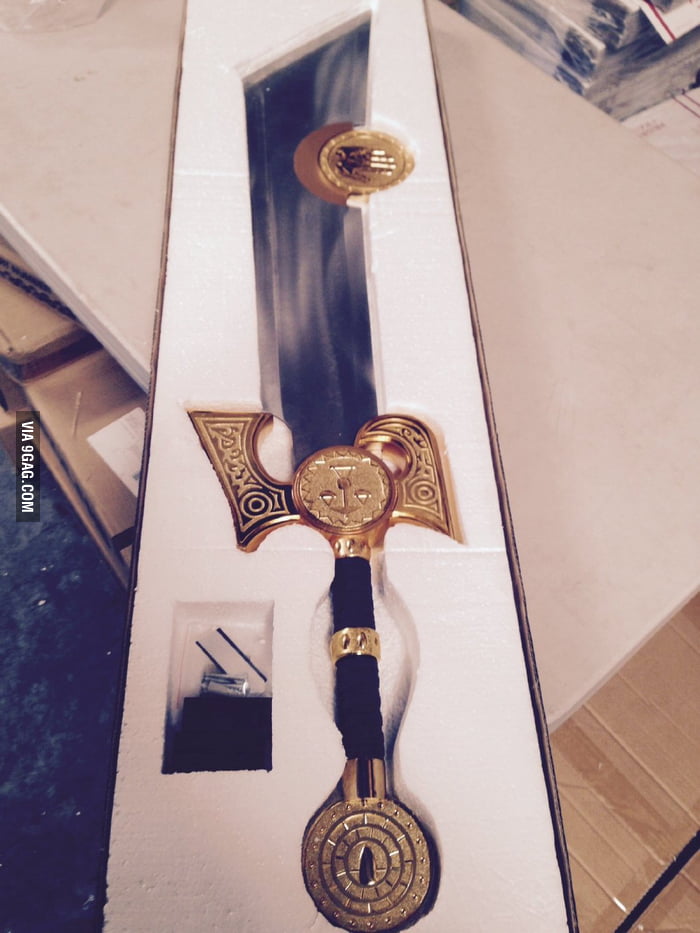 My ashbringer replica just arrived. So happy with it - 9GAG