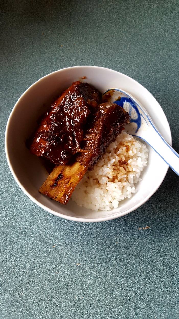 Slow-cooked Beef Short Rib with rice - 9GAG
