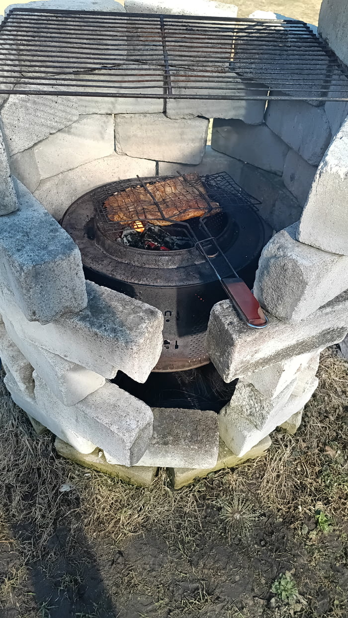 I don't see old washing machine drums used as grills often enaugh. Here ...