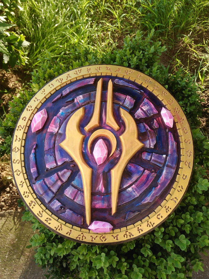 Draenei crest from World of Warcraft, wood carved and painted with ...