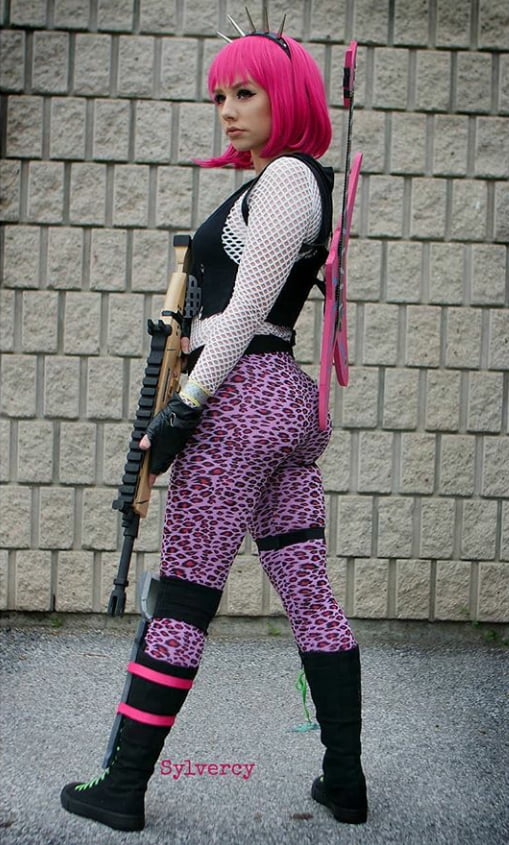 Cool cosplay by @sylvercy - 9GAG