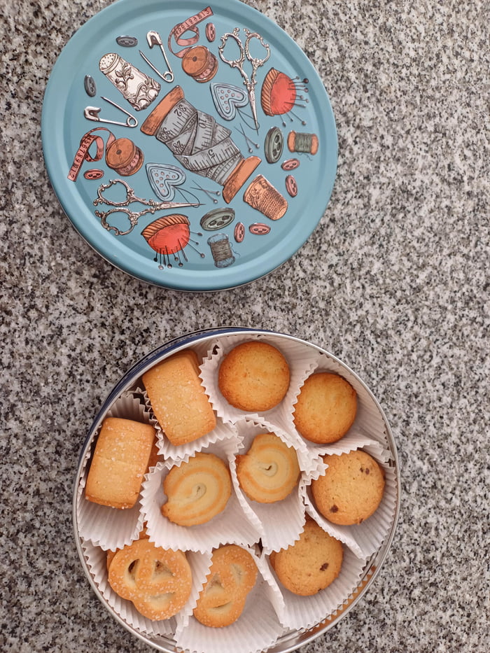 A sewing kit/tin with cookies inside...how the tables have turned! - 9GAG