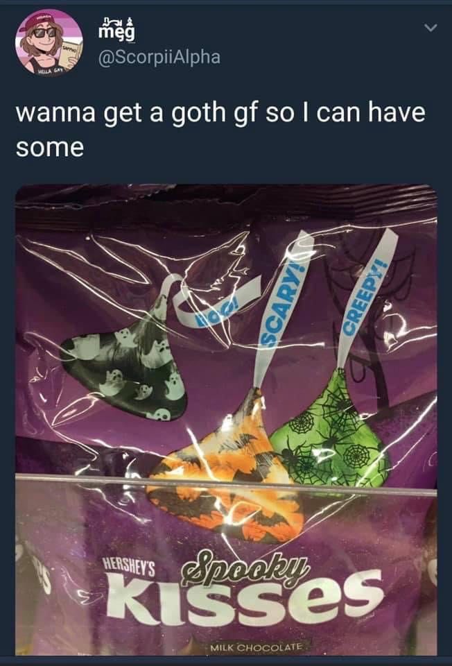 Spooky Kisses - 9GAG