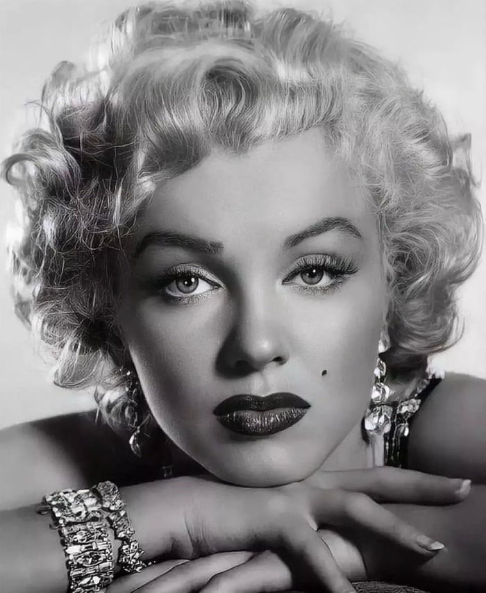 Marilyn Monroe - 1950’s. Yeah, it’s another Marilyn shot but that face ...