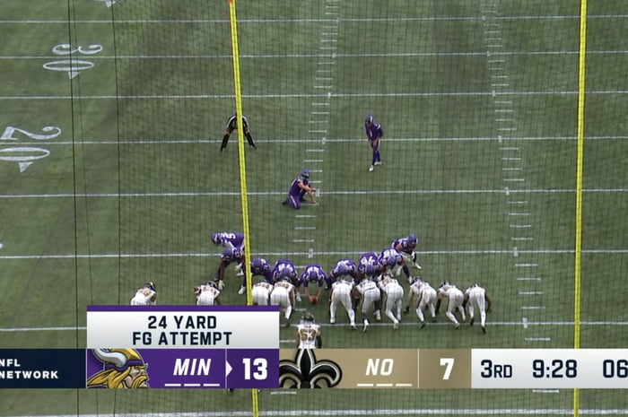 Happy field goal formation - 9GAG
