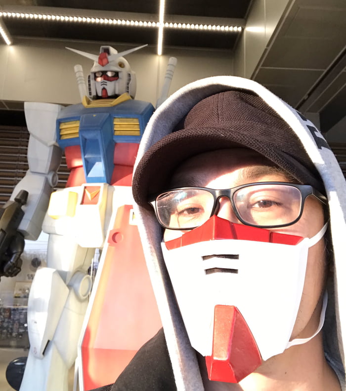 Model Builder Shows Off His Modified Anime Face Mask - 9GAG