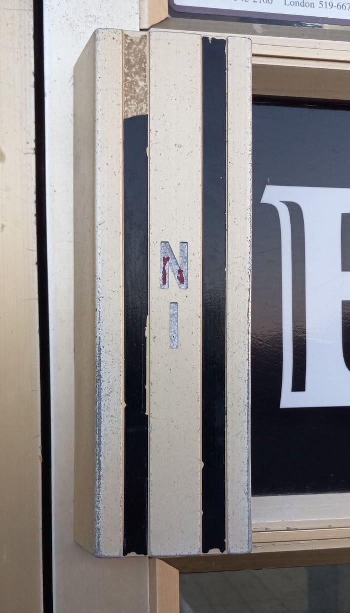 They put this door handle upside down - 9GAG