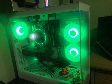 Best Funny pc build Memes - 9GAG