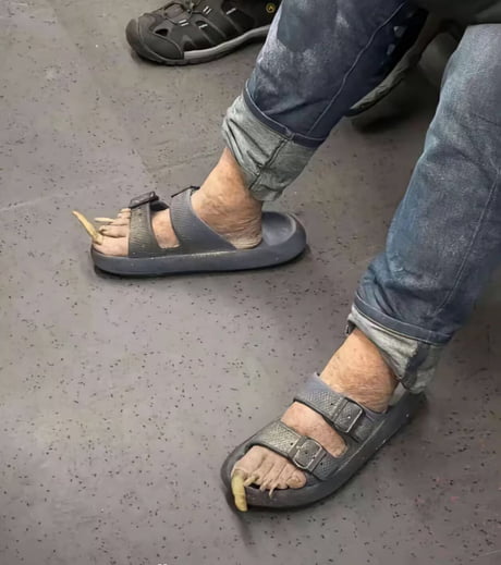 Best Funny feet Memes - 9GAG