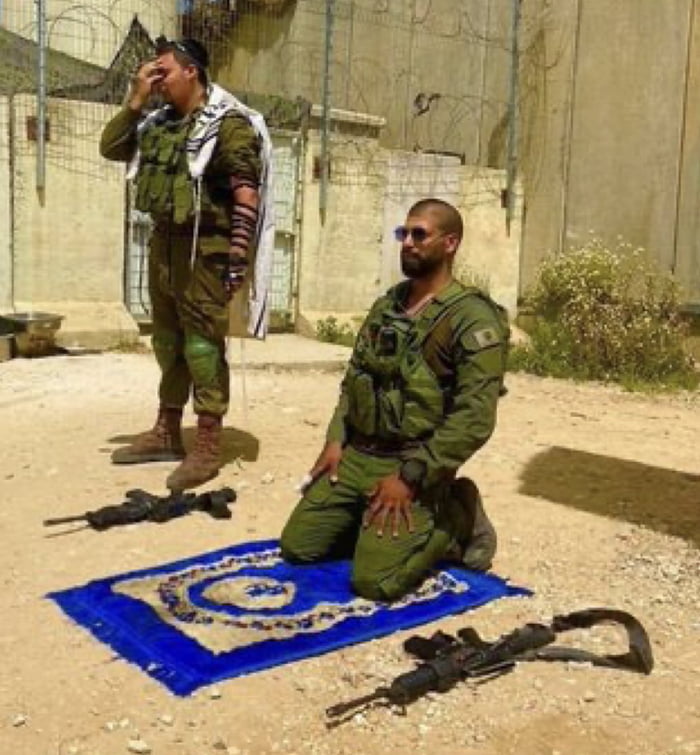 Jewish and Muslim IDF soldiers praying side by side. And they are ...