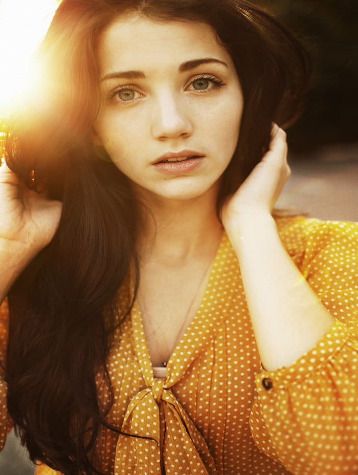 Emily Rudd - 9GAG
