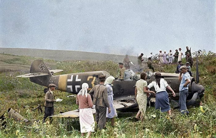 Bf-109 e-7 Yellow 3, from 11JG77 shot down in the southern sector ...
