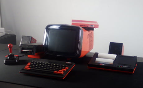 HWiNFO hardware monitor using a custom Rainmeter widget and an OLED ...