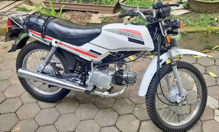 Lagi naksir honda win 100 - 9GAG