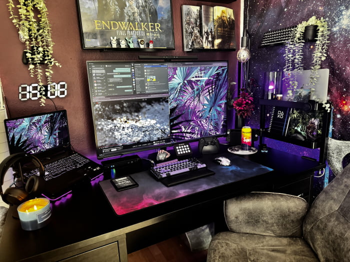 43 inch Monitor SetUp - 9GAG