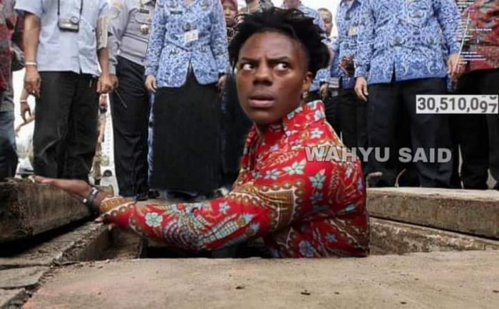 Merakyat! Satu satu nya youtuber yang mau masuk ke gorong gorong - 9GAG