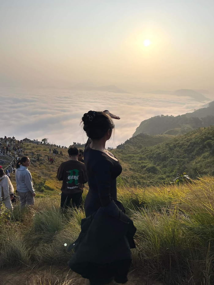 Look at those beautiful clouds. - 9GAG