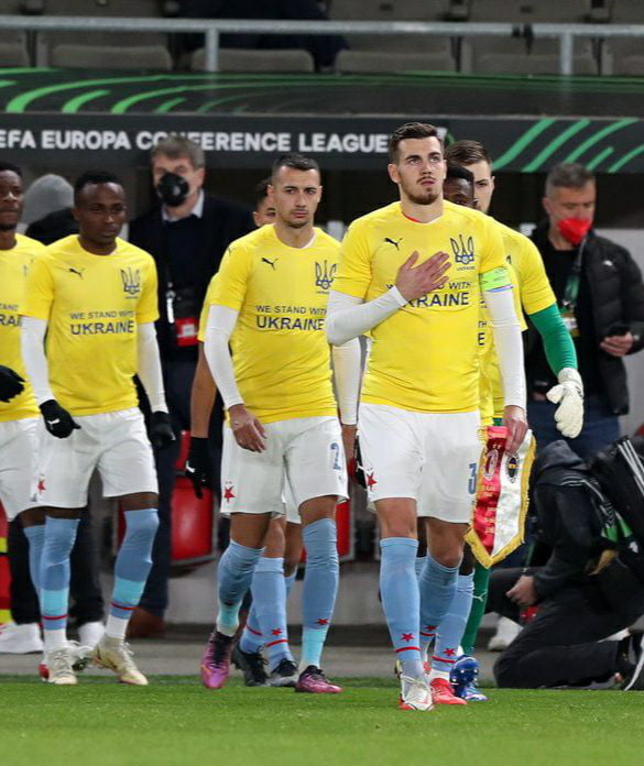 Slavia players (Czech republic) took on jerseys in the colors of the ...
