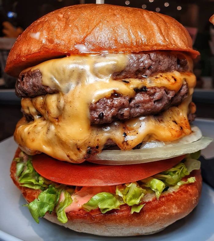 Yummy burger - 9GAG