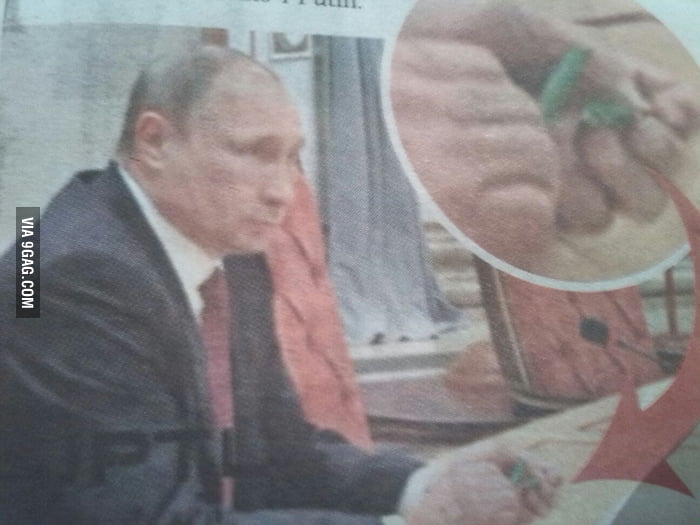 Putin broke his pen during conference - 9GAG