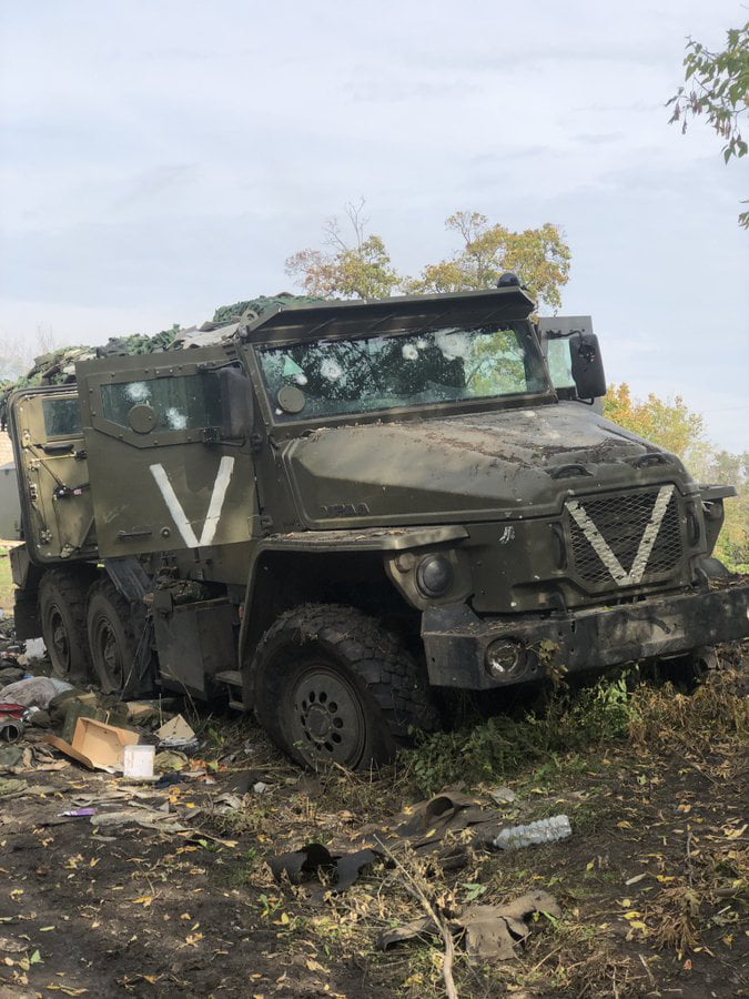 Ural-432009 VV, the newest Russian armored truck, abandoned in Ukraine ...