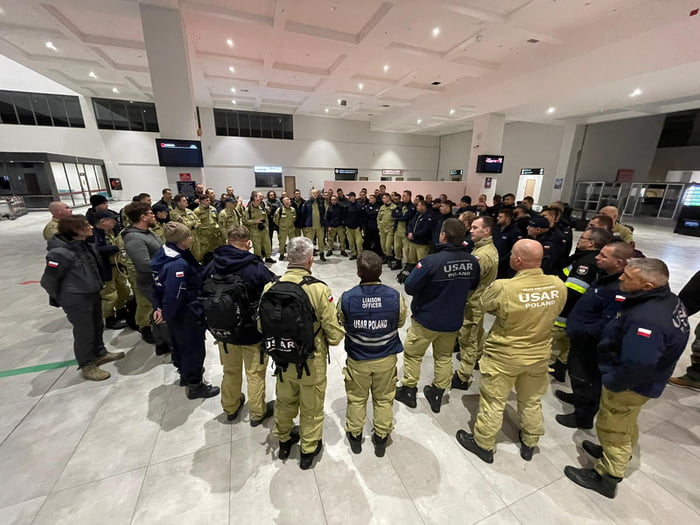 No more that 24h after earthquake, 76 Polish firefighters from the ...