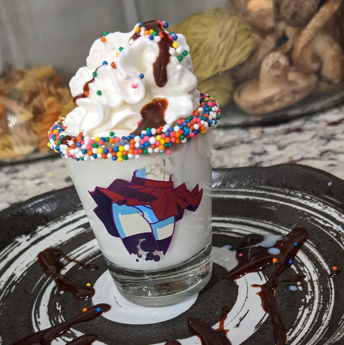 Who needs a panty shot? - 9GAG