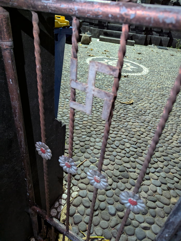 This random fence somewhere in bali - 9GAG