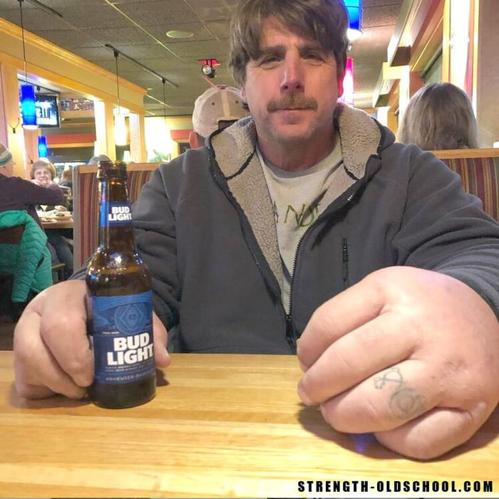 Jeff dabe, minnisota arm wrestling champ - 9GAG