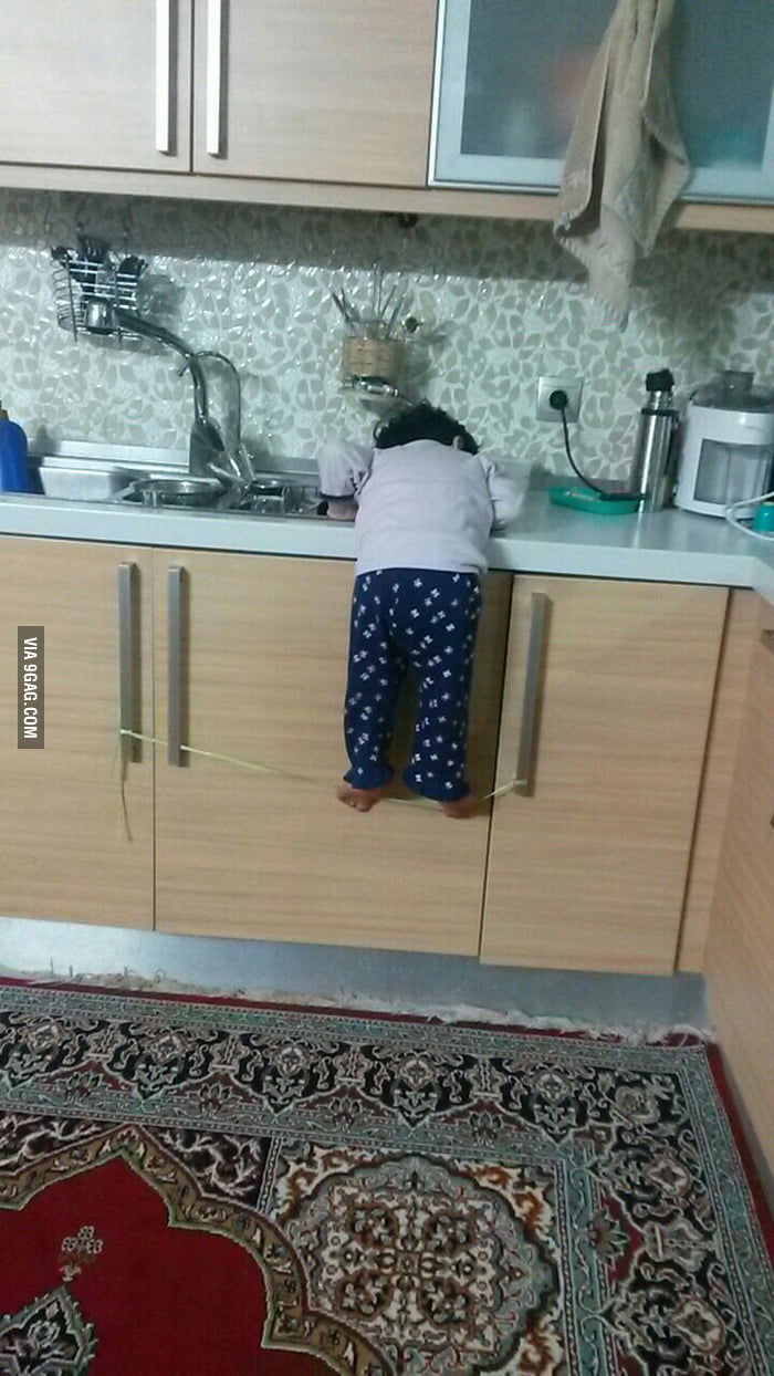 My nephew used the safety rope for her to her advantage. - 9GAG