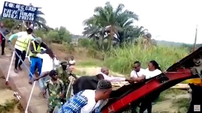 Bridge Collapses During Ribbon-Cutting Ceremony In Congo - 9GAG