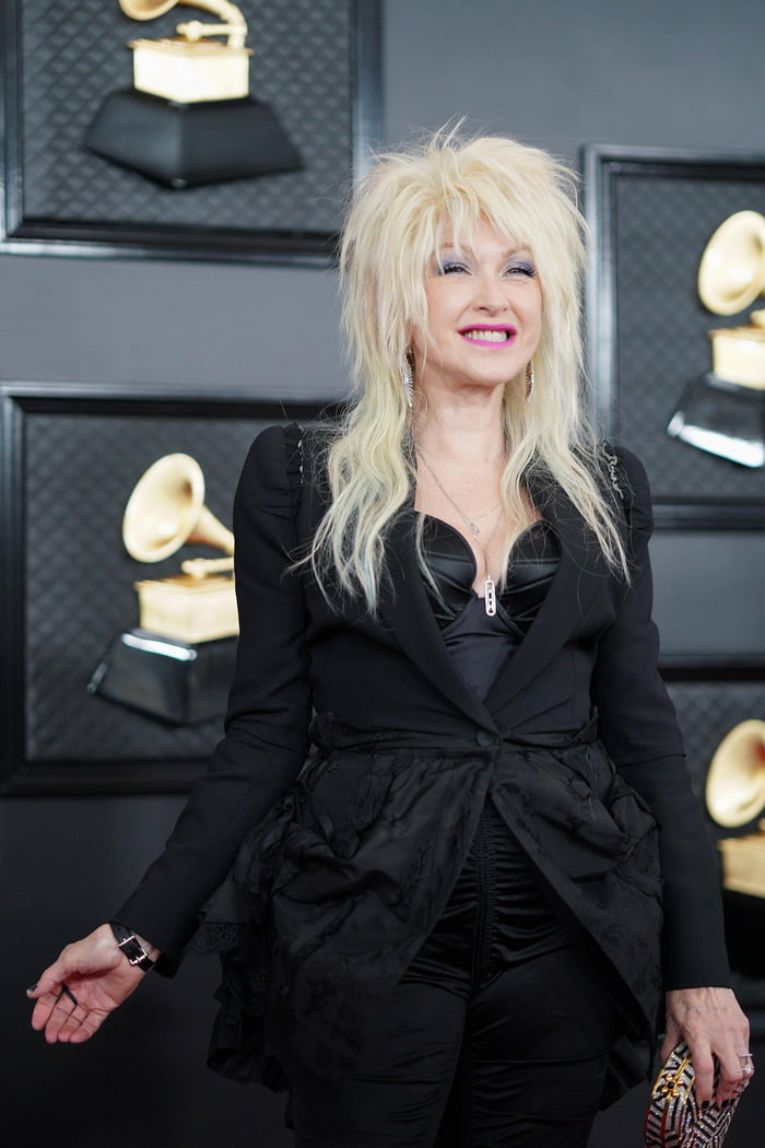 Cyndi Lauper is aging better than Madonna - 9GAG