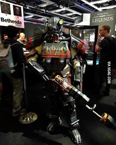 Power armor cosplay - 9GAG