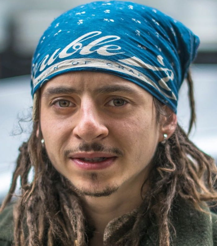 Hello. My name is Moisés Arias. I used to star in the hit sitcom HANNAH ...