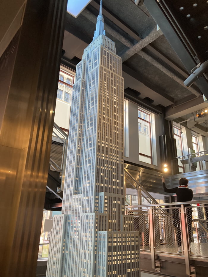The Empire State Building has a mini-replica of itself inside. - 9GAG