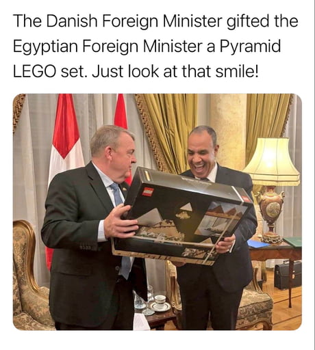 Best Funny smile Memes - 9GAG