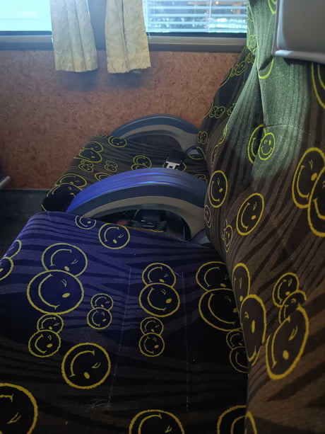 Best Funny smiley face Memes - 9GAG