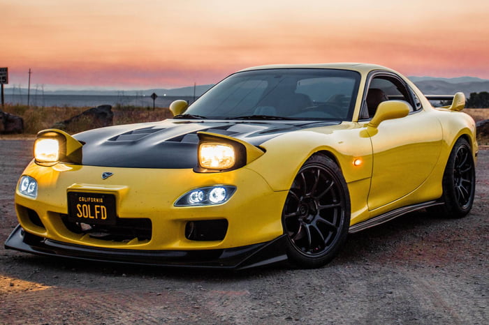 Yellow Mazda rx-7(FD3S - 9GAG