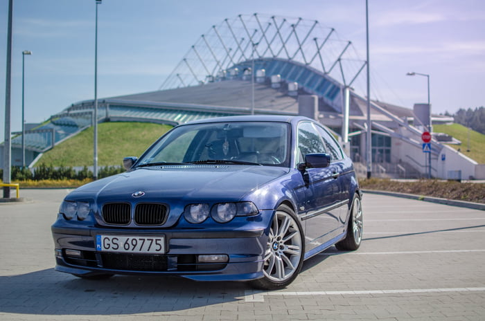 E46 compact , headlights modified with ms paint - 9GAG